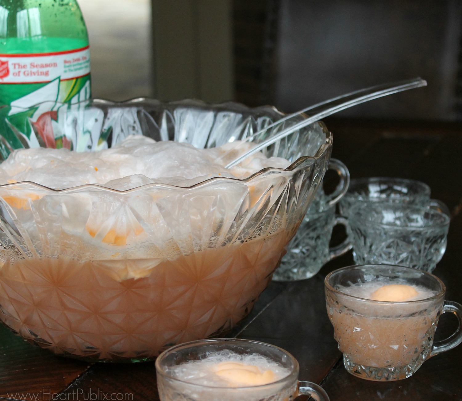7UP Orange Spice Punch Recipe - Stock Up & Serve Up Holiday Cheer!