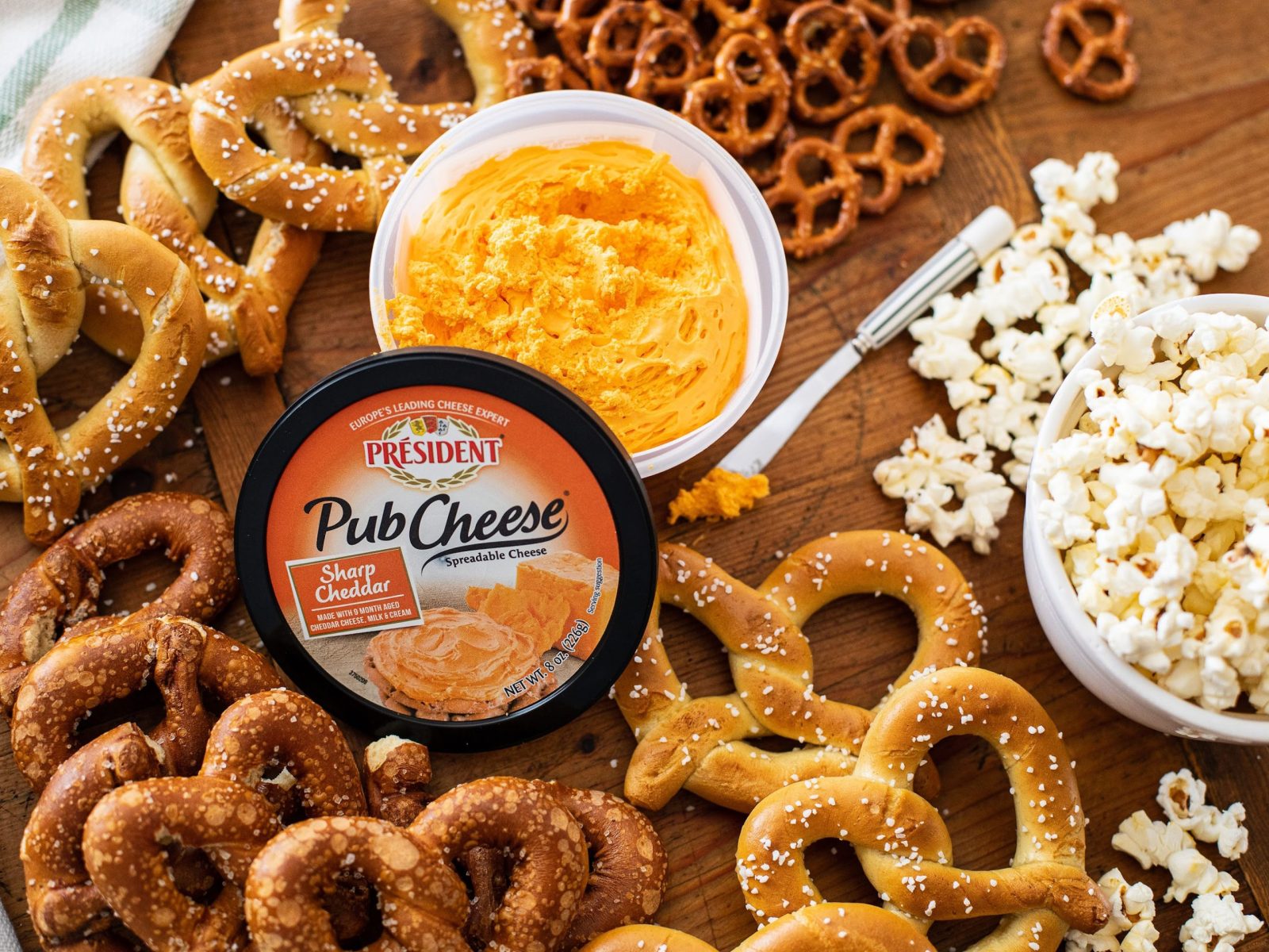 Game Day Snacks Made Simple Thanks To PUB CHEESE® Spreadable Cheese ...