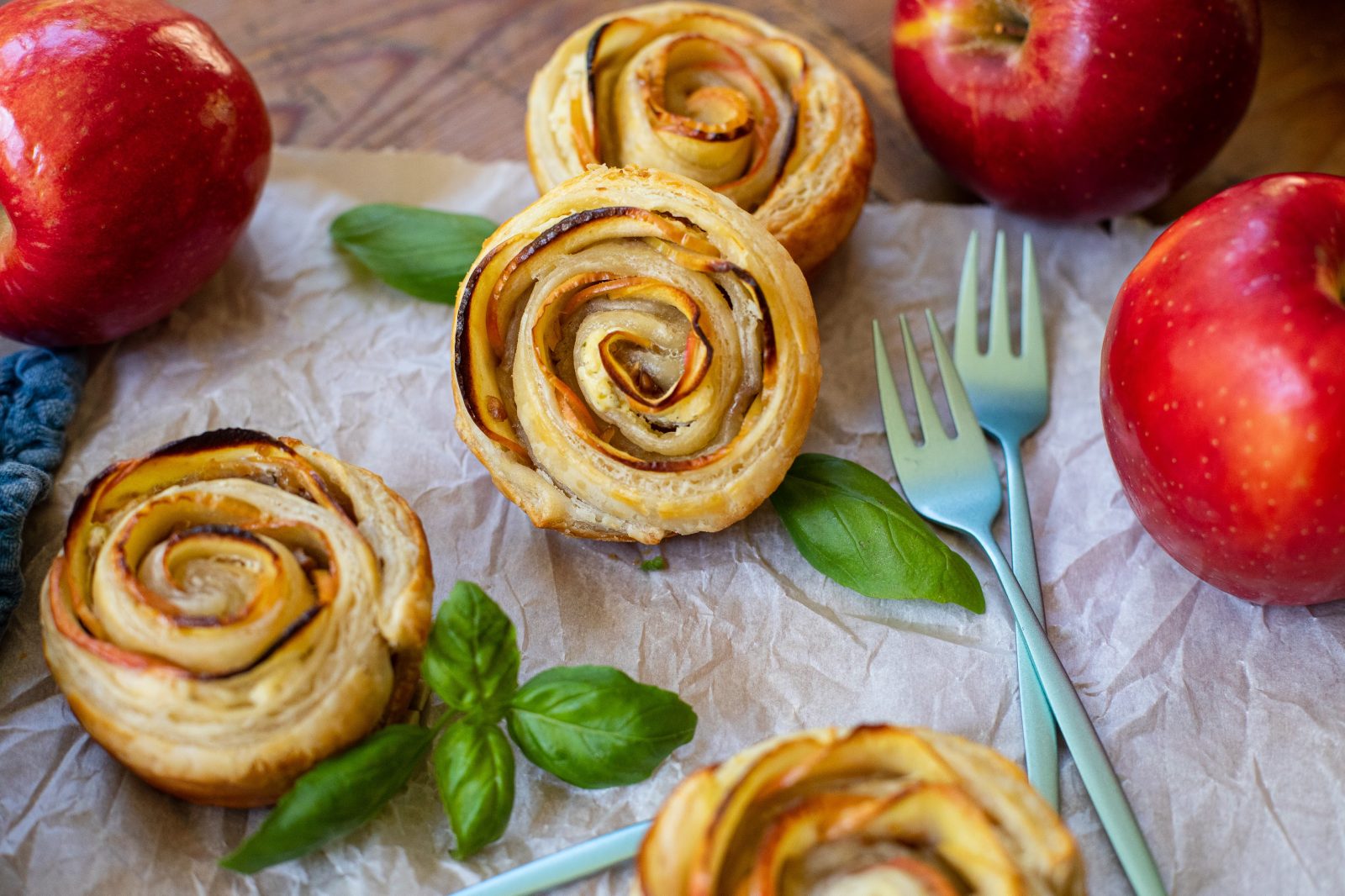 Delight Mom With Elegant Pastry Roses Made With alouette Cheese For ...