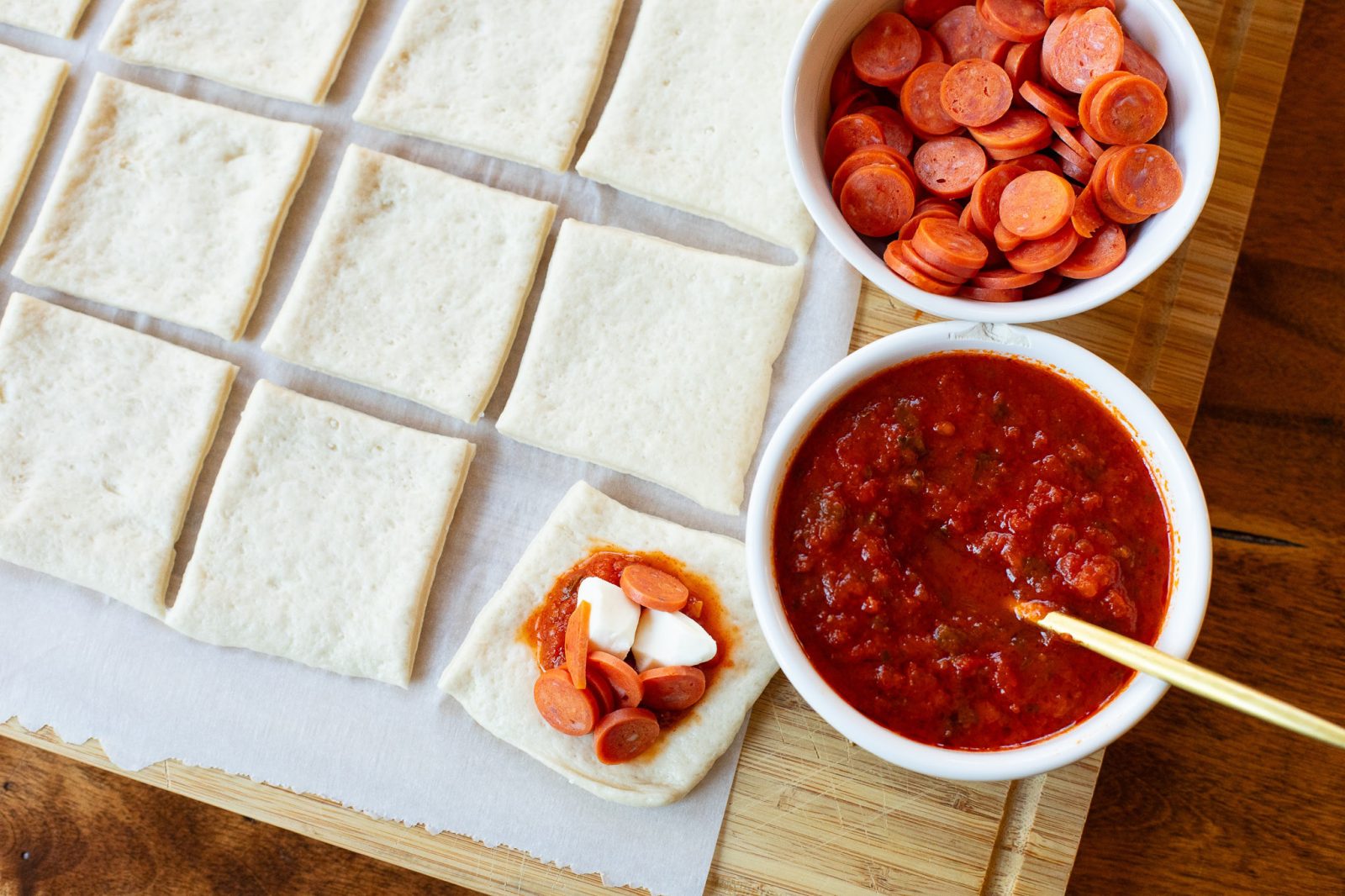 Grab Carbone Sauce And Kick Up Pizza Night With This Pepperoni Pizza ...